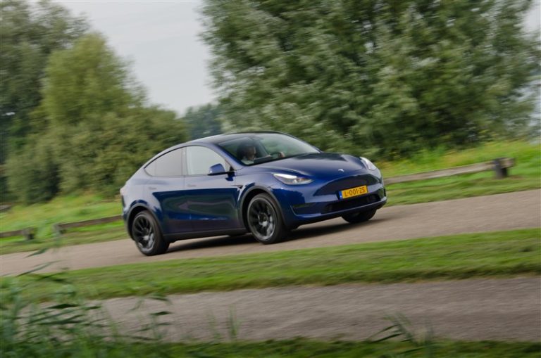 Eerste Tesla Model Y vanuit Berlijn Duitsland - Dagelijksauto.nl