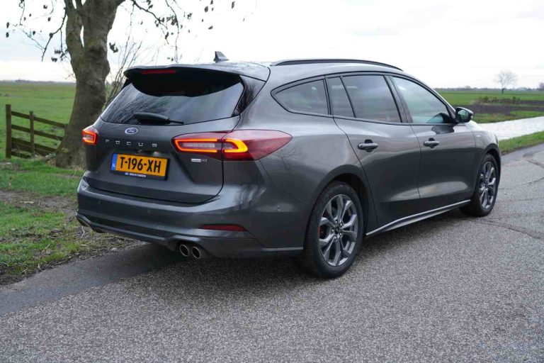 Rijtest 2024 Ford Focus Wagon ST-Line X: super praktisch - Dagelijksauto.nl