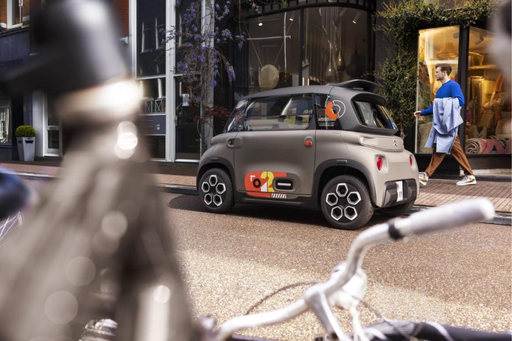 Goedkope Hong Guang MINI EV razend populair in China - Dagelijksauto.nl