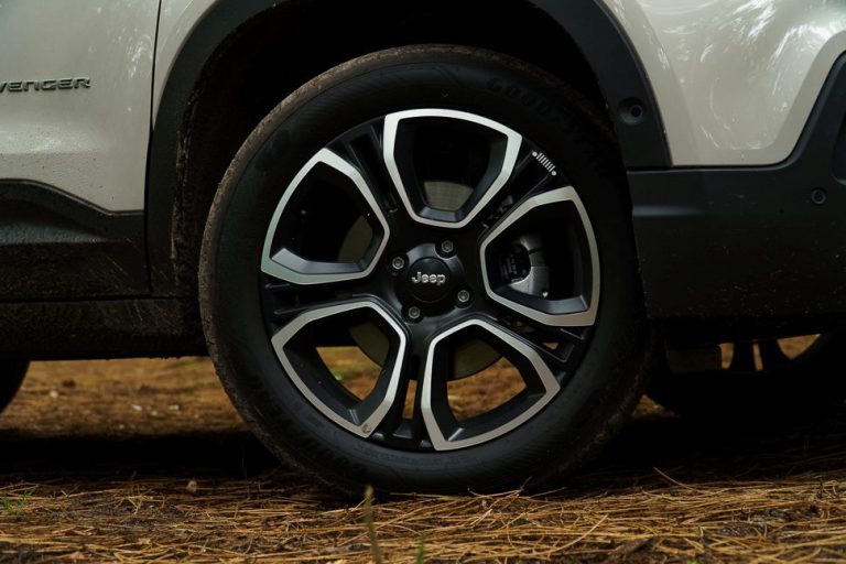 Rijtest 2024 Jeep Avenger e-Hybrid: Born to be mild - Dagelijksauto.nl